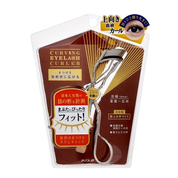コージーアイラッシュカーラーがリニューアル！！まつげを根元からキャッチし、美しい放射状に広げるアイラッシュカーラー。日本人女性のまぶたのカーブを測定して作られました。●フラットエッジフレームの内側に支柱がないのでまぶたにピタッと密着します。...