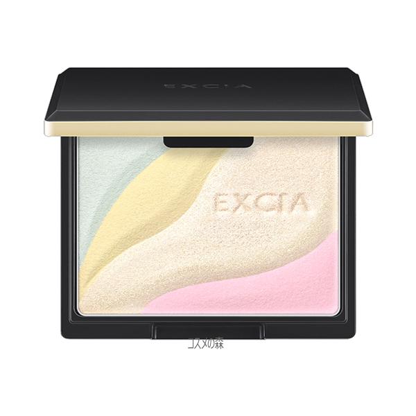 さっとひとはけするだけで、磨きあげたようなツヤと輝きのある肌で印象をチェンジ。