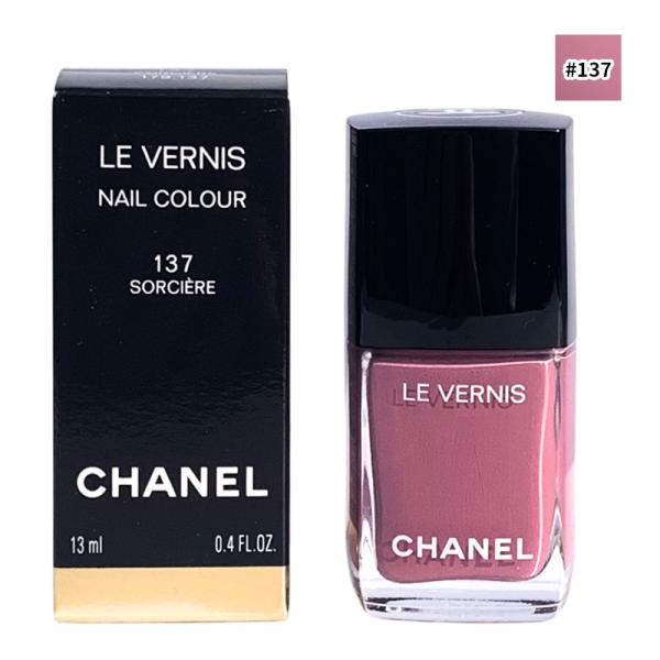 ブランド：シャネル CHANEL商品名：ヴェルニ #137 ソルシエール内容量：13ml生産国：フランス種類：ネイル エナメル商品説明：極めて薄づきのフォーミュラでもちがよく、圧倒的な輝きを誇ります。塗りかさねるたびつややかで長持ちするネイ...