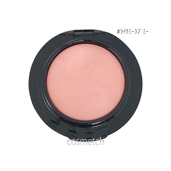 じっくりと窯で焼かれたパウダーが、驚くほどシアーで軽いつけ心地を実現。重ね付けしても厚ぼったくならず、きらめくパール感、光を放つシマーな輝きで頬を際立たせます。広告文責・セレクティヴ株式会社（03-5807-0882） 区分 化粧品・イタリア