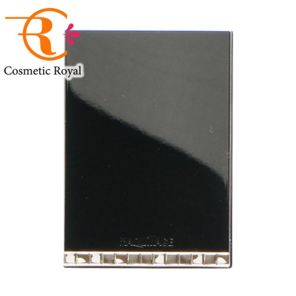 ＜ケース＞マキアージュのパウダリーファンデーションがセットできる小さめでスマートなコンパクトケース。やわらかフィットスポンジ付き。【セット方法】ファンデーション（レフィル）の中皿を取り出し、ケースにセットしてお使いください。セットするときは...