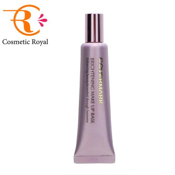 ＜化粧下地＞トーンアップパウダーが肌色をワントーン明るくし、3種類のパールパウダーが、毛穴や小ジワを目立たなくします。紫外線によるシミ・ソバカスを防ぎます。SPF33/PA++【使用方法】化粧水・美容液の後、パール粒大を顔全体にのばして下さ...