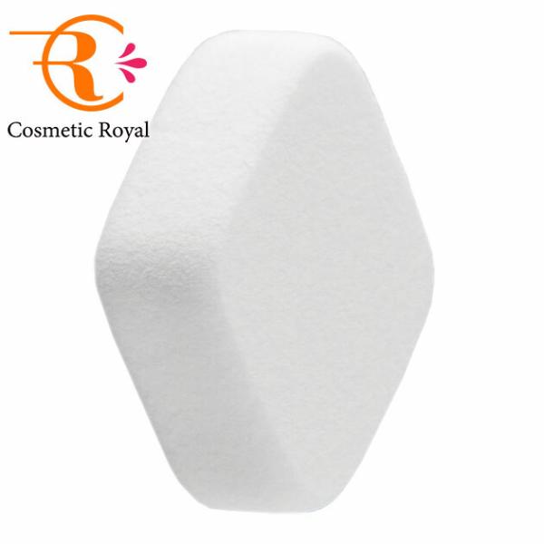 ＜スポンジ＞きめ細かく弾力のある素材で、ジェルおしろいを肌にムラなくフィットさせるのに適した、ジェルおしろい専用パフ。