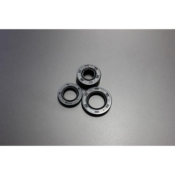 エンジン部のキックアーム、フロントスプロケット、シャフトアームの新品オイルシール　3点セット経年劣化で漏れてくるエンジン部分のオイルシールをセットにしました【寸法】●キックスターターピンドル：13.7×24×5　純正品番：91202-302...