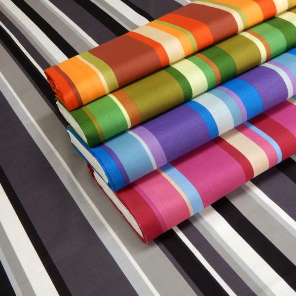 キャシーマムのハワイアン生地のプリント生地です。ハワイアンキルトやフランダンス用品、パッチワーク、インテリア、袋物などにオススメです。◎50cm【数量が5】以上、10cm単位での販売になります。　　　　１１０cm幅　　素材　綿100％　　　...