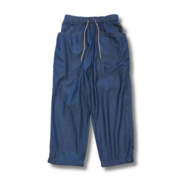 COLOR: indigo blueSIZE:MEDIUMウエスト75cm~(紐にて調整可能) 股上34cm 股下63cm すそ周り47cm もも周り70cm ヒップ110cm パンツ丈92cmLARGEウエスト78cm~(紐にて調整可能)...