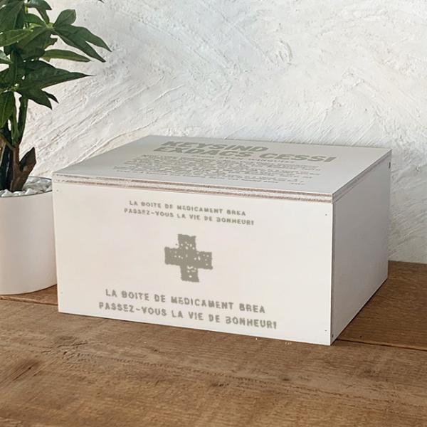 北海道で製作されています。中が見えないフタ付きのBOX。 小物収納に便利です。中に仕切りはありません。■商品サイズ約 横幅260×奥行195×高さ140mm　（板の厚みなどで、多少の誤差が出る場合があります）■材質合板使用木目、色合いなどが...