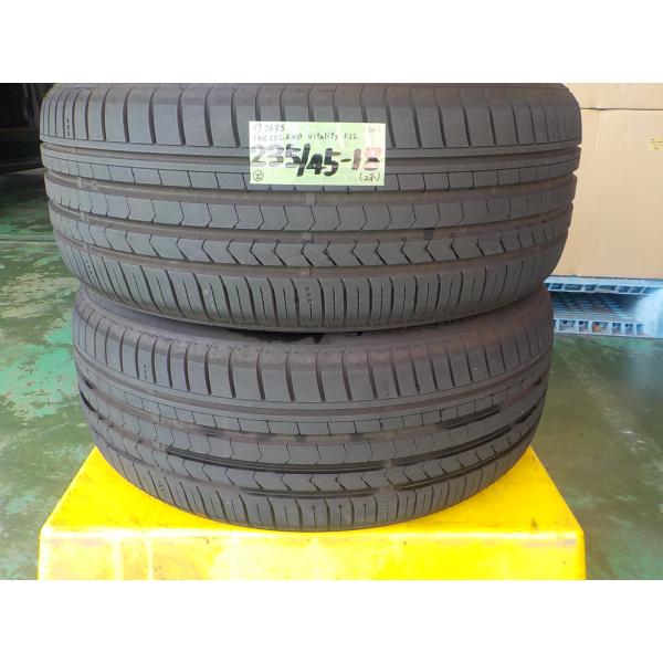 ★　サイズ・・２３５／４５Ｒ１８★　状態・・・２０２４年製センター部約６〜６．５ミリ７〜８分山程度あるかと思います。小ヒビ若干の片べり程度はご了承ください。エアーチェック問題ありませんでした。（画像参照）★　神経質な方は入札をご遠慮ください...