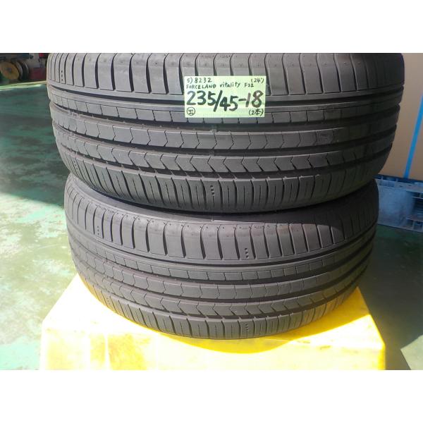 ★　サイズ・・２３５／４５Ｒ１８★　状態・・・２０２４年製センター部約６〜６．５ミリ７〜８分山程度あるかと思います。小ヒビ若干の片べり等見られます。エアーチェック問題ありませんでした。（画像参照）★　神経質な方は入札をご遠慮ください。マッチ...
