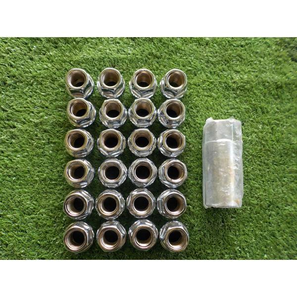 ★　サイズ・・Ｍ１２　Ｐ１．２５テーパー　全長約２１ミリ　１７ミリ頭★　状態・・・メッキカラー予備で保存しておいたようで状態は良いと思います。２１→１７ミリ変換アダプター付属します。（画像参照）★　その他工具類は付属しません。★　マッチング...