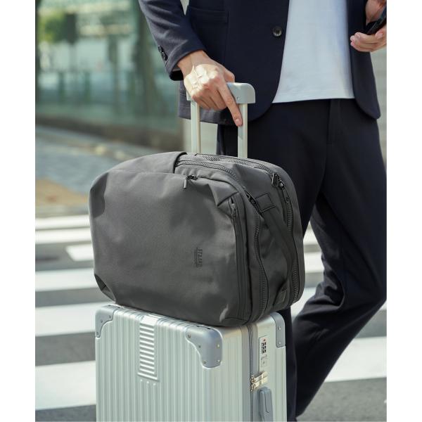 耐久性に優れた1680デニールポリエステルを使用したバックパック。内部には15インチ対応のPCスリーブを備え、ビジネスシーンでも安心。多数のポケットで小物や書類を整理しやすく、荷物をすっきり収納可能です。【素材】1680Dポリエステル。【デ...