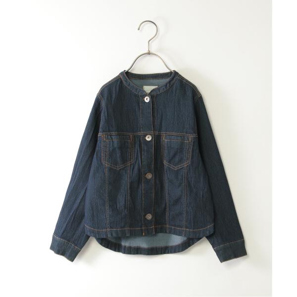 軽くて着心地の良いメッシュデニム素材のキッズジャケット。バンドカラー仕様で首まわりもすっきり見え、カジュアルながら上品な雰囲気を演出します。【素材】軽くて通気性の高いメッシュデニム。【デザイン】バンドカラーネック。【ikkaポイント】軽い素...