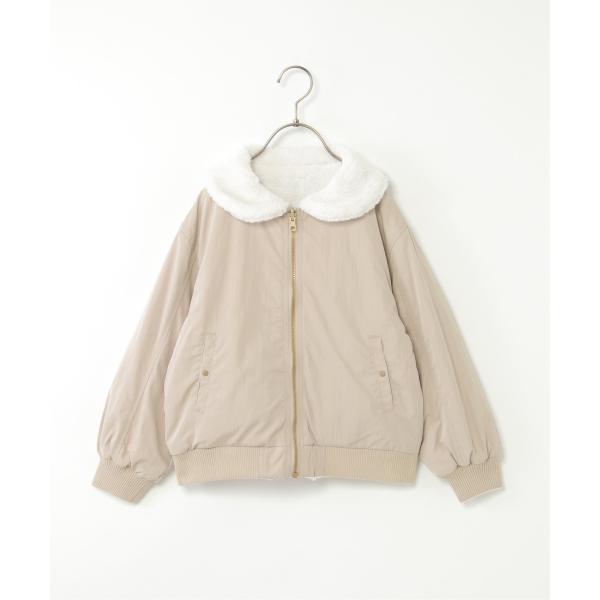 ナイロン混生地とフェイクファー、2つの表情を楽しめるリバーシブルブルゾン。ふわふわのフェイクファー面は可愛らしく、ナイロン面はカジュアルに。気分やコーデに合わせて雰囲気を変えられる、着回し力抜群の一着です。【素材】フェイクファー×ナイロン生...