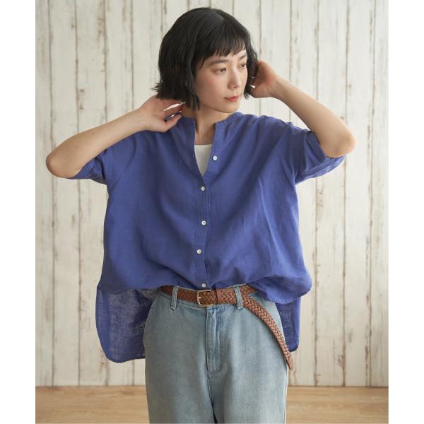 リネンコットン素材で仕立てた、軽やかな着心地の5分袖シャツ。すっきりとした印象のバンドカラーデザインで、シンプルに着回せます。前を開けて羽織りとしても使え、幅広いコーディネートに活躍する一枚。【素材】甘織りのリネンコットン。【デザイン】バン...