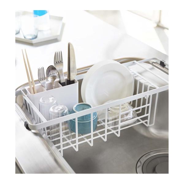 ［アイテム説明］白、黒のモノトーンデザインがおしゃれな tower（タワー）シリーズ。スリムなサイズ感で置く場所を選ばない、伸縮水切りワイヤーバスケット。伸縮可能でシンクの内寸約37cm~47cmまで対応。水切れもよく、コンパクトでありなが...