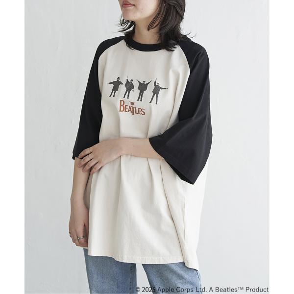 男女兼用で使える「THE BEATLES ザ ビートルズ」のラグランTシャツ。ラグランスリーブのデザインで、ヴィンテージライクな雰囲気です。【デザイン】1965年リリース『HELP！』のグラフィックを使用。レトロな配色が特徴です。【おすすめ...