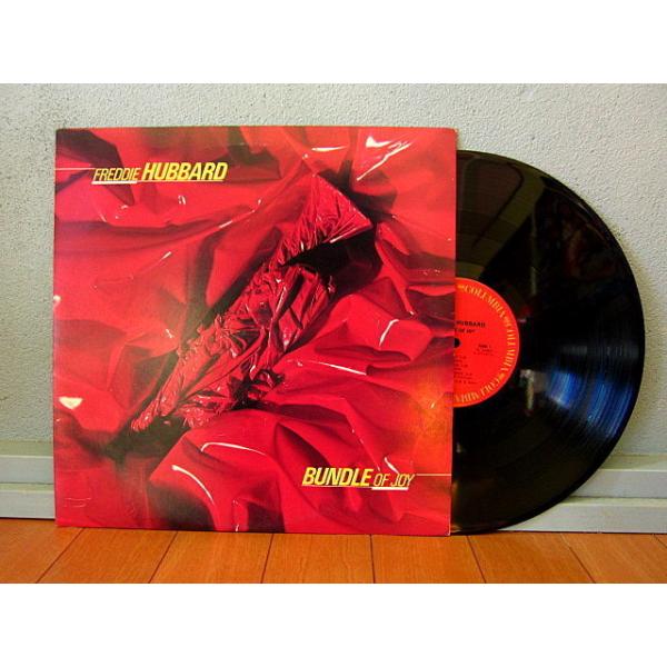 ◆状態◆・盤薄い擦れ傷がありますが、状態は良いです。・カバー角、盤の跡が薄く擦れています。・スリーブ使用感がありますが破れはありません。視聴をしたところ、音飛びはありませんでした。視聴環境によって変わってくる場合がございます。       ...