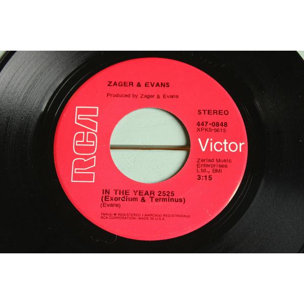 ◆状態◆・盤薄い擦れ傷がありますが、状態は良いかと思います。・ラベル目立ったダメージは無く、良い状態です。・スリーブ付属しません。視聴をしたところ、音飛びはありませんでした。視聴環境によって変わってくる場合がございます。          ...