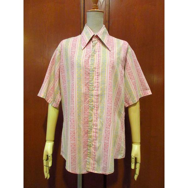 ◆サイズ◆表記・・・M肩幅・・・約42cm身幅・・・約57cm袖丈・・・約26cm着丈・・・約76cm(計測箇所によって多少異なりますのでだいたいの目安としてお考えください。)◆状態◆右袖先や裾に汚れがあります。裾にほつれが数カ所あります。...