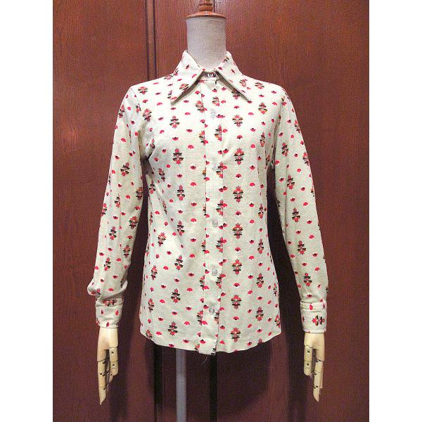 ◆サイズ◆表記・・・10肩幅・・・約38cm身幅・・・約44.5cm袖丈・・・約56cm着丈・・・約61.5cm(計測箇所によって多少異なりますのでだいたいの目安としてお考えください。)◆状態◆特に目立ったダメージや汚れ等は無く、良い状態で...