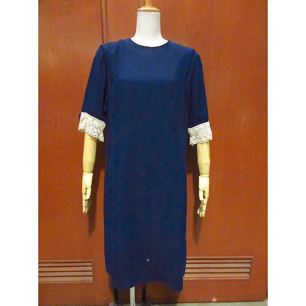 ◆サイズ◆表記・・・18 1/2肩幅・・・約39cm身幅・・・約52cm袖丈・・・約34cm着丈・・・約99cm(計測箇所によって多少異なりますのでだいたいの目安としてお考えください。)◆状態◆所々に汚れや擦れがあります。両肩から両袖にかけ...