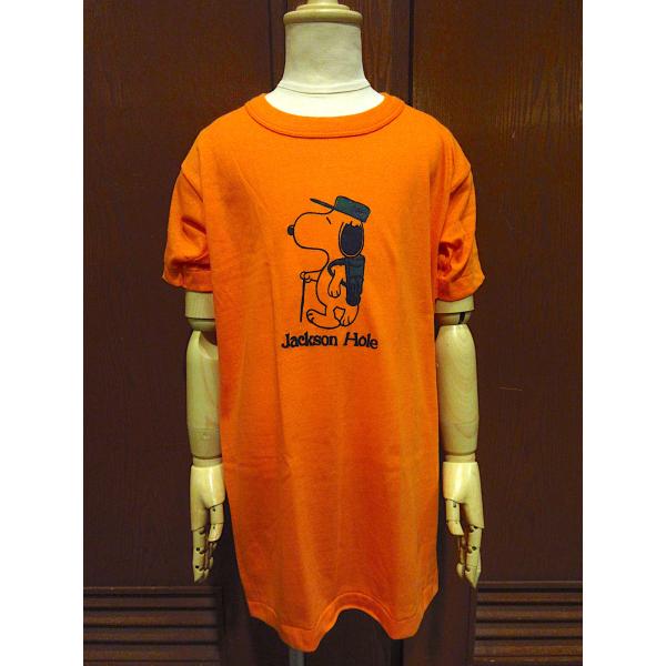 ◆商品名◆1970's DEADSTOCK キッズ SNOOPY Jackson Hole Tシャツ オレンジ size L(14-16)◆サイズ◆マネキンサイズ：5号表記：L 14-16肩幅：約32cm身幅：約37cm袖丈：約13cm着丈...
