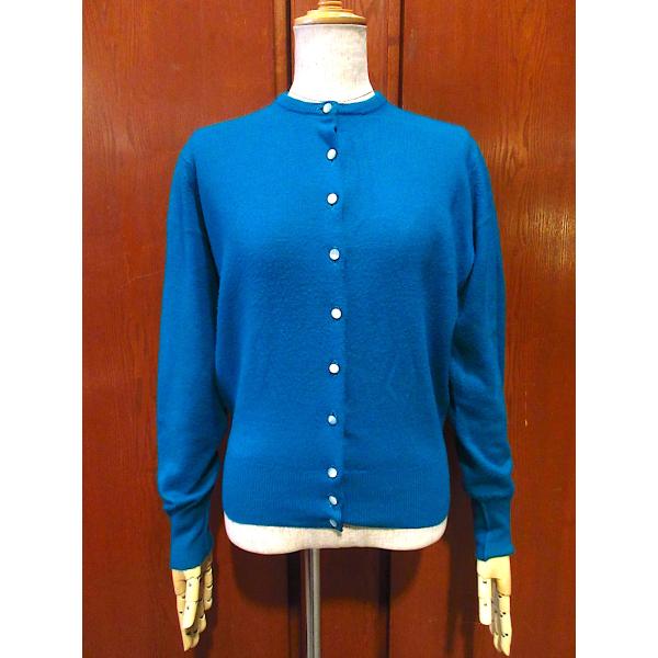 ◆商品名◆1950's~1960's talbott ノーカラー アクリルカーディガン エメラルドグリーン◆サイズ◆肩幅：約38cm身幅：約52cm袖丈：約58cm着丈：約54cm※計測箇所によって多少異なりますのでだいたいの目安としてお考...