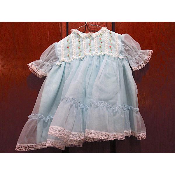 ◆商品名◆1970's nannette キッズ レース×フラワー刺繍入り 半袖ワンピース 水色◆サイズ◆肩幅：約23cm身幅：約27cm袖丈：約12cm着丈：約37cm※計測箇所によって多少異なりますのでだいたいの目安としてお考えください...