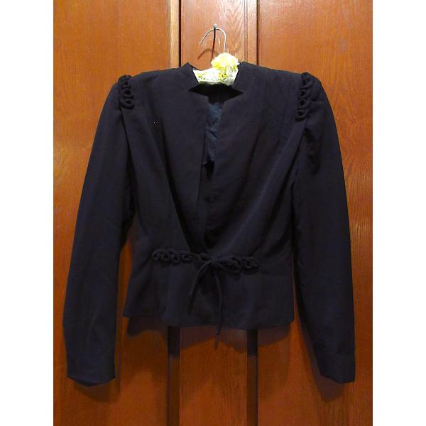 ◆商品名◆~1920's Caplan'sレディース ウールジャケット 黒◆サイズ◆表記：なし肩幅：約37cm身幅：約43cm袖丈：約56cm着丈：約51cm※計測箇所によって多少異なりますのでだいたいの目安としてお考えください。◆状態◆所...