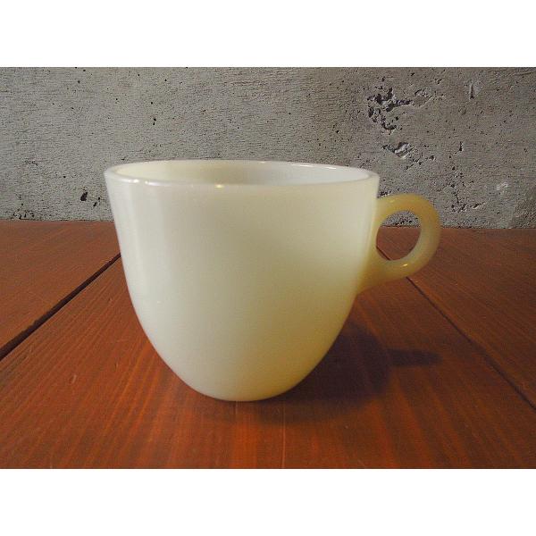 ◆商品名◆Fire King 1700LINEランソムカップ◆サイズ◆高さ：約8cm横幅：約11cm（最大）飲み口直径：約9cm※計測箇所によって多少異なりますのでだいたいの目安としてお考えください。◆状態◆点々と傷や汚れあり※ダメージ、汚...