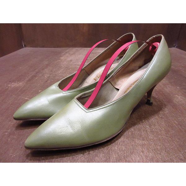 ◆商品名◆1950's Fiancees レザーパンプス 黄緑◆サイズ◆実寸：約25cm(内側側面のトゥ〜ヒールを計測した長さで、足の長さを表すものではありません。)ヒール高さ：約7cm横幅：約7.8cm※計測箇所によって多少異なりますので...