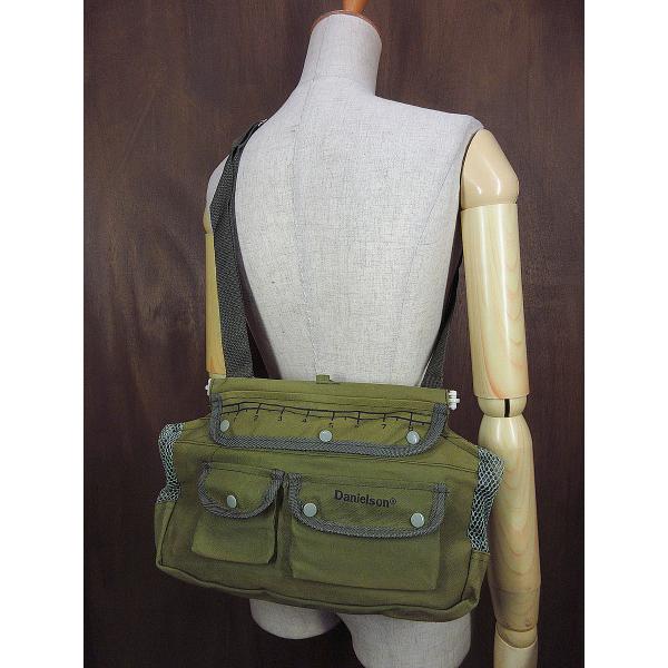 ◆商品名◆DEADSTOCK Danielsonフィッシングショルダーバッグ◆サイズ◆縦：約21.5cm横：約37cmマチ：約7cmストラップ長さ（最大）：約119cm※計測箇所によって多少異なりますのでだいたいの目安としてお考えください。...