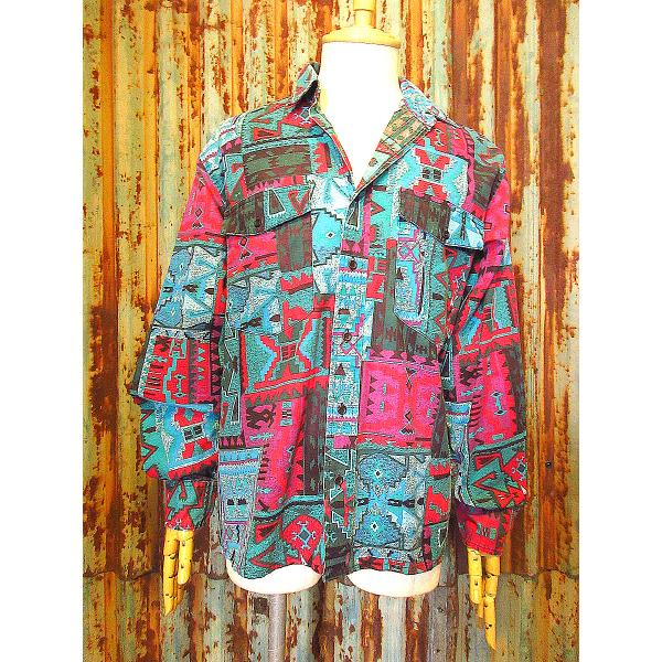 ◆商品名◆1980’s-1990’s FRONTIER SERIESネイティブ柄ボタンダウン長袖シャツ size M◆サイズ◆表記：M肩幅：約47cm身幅：約56cm袖丈：約61cm着丈：約67cm※計測箇所によって多少異なりますのでだいた...