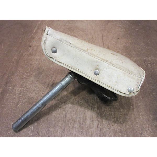 ◆商品名◆ビンテージ TROXEL サドル◆サイズ◆縦：約22cm横幅：約20cm厚み：約6.5cmシートポスト長さ：約18cmシートポスト直径：約1.7cm※計測箇所によって多少異なりますのでだいたいの目安としてお考えください。◆状態◆所...