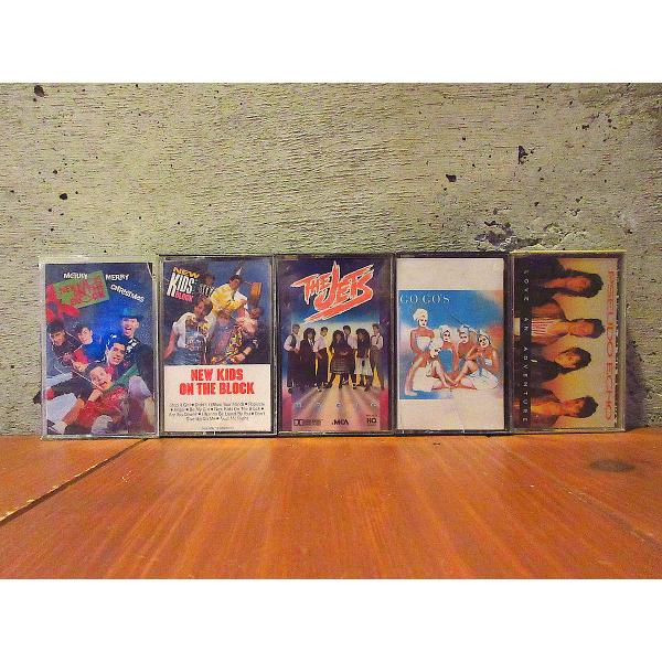 ◆商品名◆ポップ・バンド系カセットテープ5点セット◆状態◆全体的に擦れや傷あり、一部ケースにヒビ割れあり、視聴をしていない為ジャンク品になります。※ダメージ、汚れが気になる方、神経質の方はご遠慮ください。◆商品情報◆(Artist) NEW...