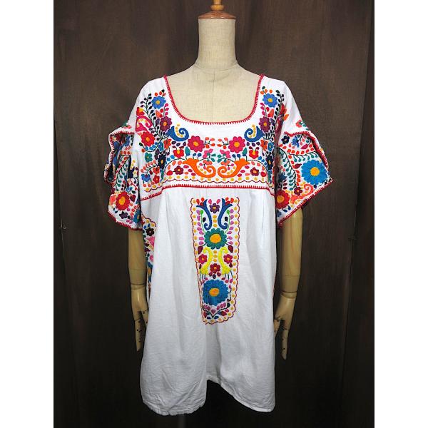 ◆商品名◆Solei メキシコ刺繍入り 半袖ブラウス size XXL◆サイズ◆表記：XXL肩幅：約52cm身幅：約57cm袖丈：約16cm着丈：約65.5cm※計測箇所によって多少異なりますのでだいたいの目安としてお考えください。◆状態◆...