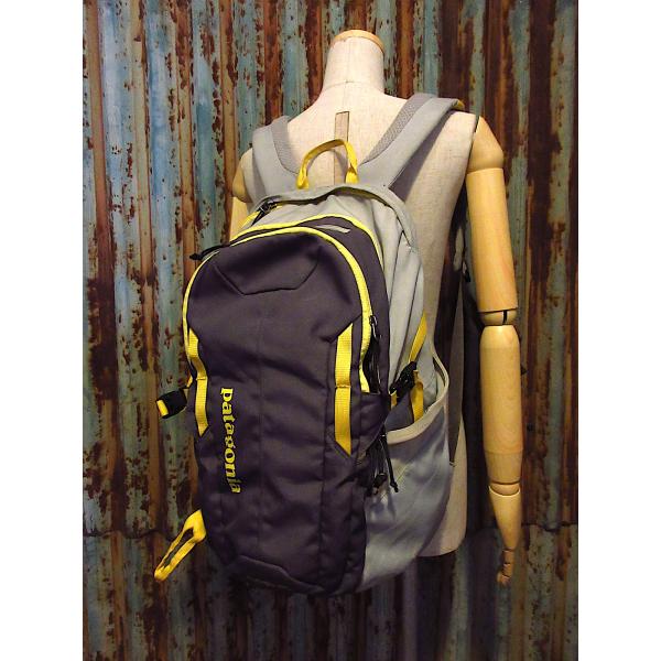 ◆商品名◆Patagonia Refugio 28L ナイロンバックパック◆サイズ◆縦：約48cm横：約30cmマチ：約16cmストラップ：約91cm※計測箇所によって多少異なりますのでだいたいの目安としてお考えください。◆状態◆全体的に傷...