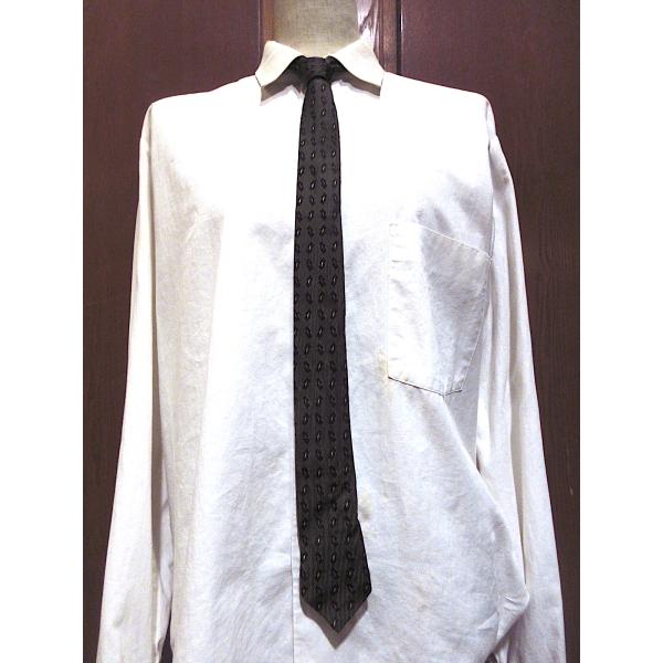 ◆商品名◆1950's~1960'sSUPERBA 総柄 レーヨンネクタイ◆サイズ◆全長：約140cm幅（最大）：約5cm※計測箇所によって多少異なりますのでだいたいの目安としてお考えください。◆状態◆1箇所シミ汚れ、生地に使用感※ダメージ...