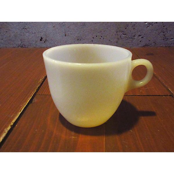 ◆商品名◆ Fire King 1700LINEランソムカップB◆サイズ◆高さ：約7.5cm横幅：約11cm（最大）飲み口直径：約8.5cm※計測箇所によって多少異なりますのでだいたいの目安としてお考えください。◆状態◆点々と汚れあり※ダメ...