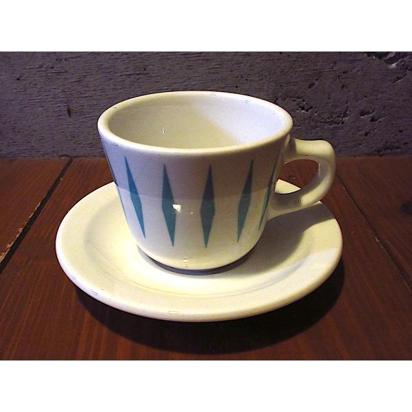 ◆商品名◆1950’s HOMER LAUGHLINカップ＆ソーサーA◆サイズ◆（カップ）高さ：約7cm上部直径：約8cm底直径：約4cm（ソーサー）直径：約13.5cm※計測箇所によって多少異なりますのでだいたいの目安としてお考えください...