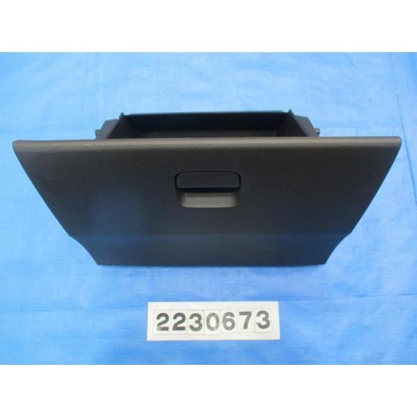 **** 商品説明を必ずご確認ください ****部品管理番号：000223067370210メーカー純正品番：77500-TKR-003ZA部品名：グローブBOX部品区分：リサイクル品管理品番：279475車名：Ｎ−ＷＧＮ車両タイプ名：5ド...