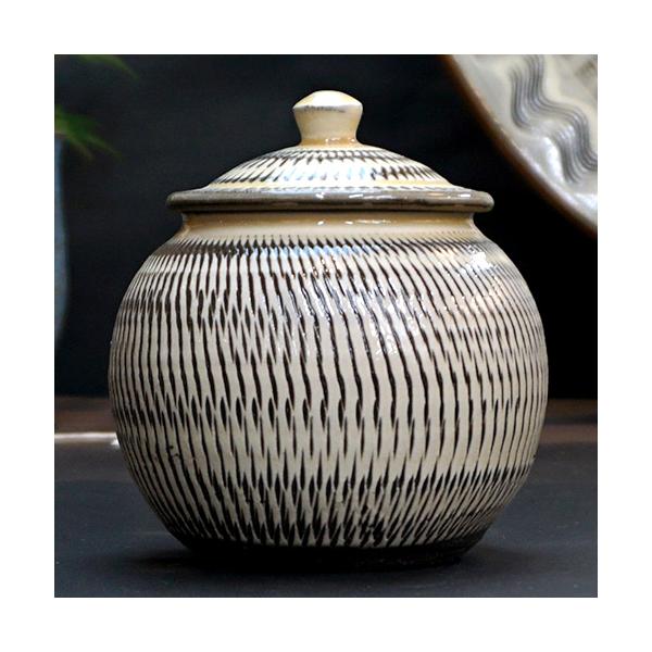 サイズ：胴径10×口径5.8×高さ10.5cm蓋サイズ：径7.5×高さ4容　量：360cc重　さ：315ｇ産　地：小鹿田焼大きくなりました。まぁ〜るくなりました。容量は250ccから360ccの２合に。フォルムは横に広がり、なで肩がいかり肩...
