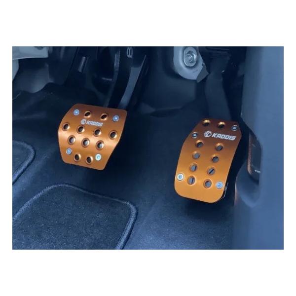 後デリカミニ専用設計のアクセルペダル/ブレーキペダルセット。車種専用品のフィッティングを実現。アクセルペダルは絶妙な滑りを可能とした操作重視のアイテム。ブレーキペダルはバーリング加工で滑り止めを実現。高い剛性も魅力の一つです。別売りのアルミ...