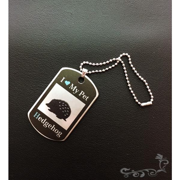 実際にペットを飼っている方のための「意味を伝えるアクセサリ」として作成しました。リュックや鍵など日常のファッションにワンポイントとしてお使いくださいませ。（もちろん飼い主様だけでなく、ペットお出かけキャリーケースの柵などに付けて使っていただ...