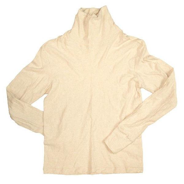 待望の天然染めタートルネック長袖シャツが登場しました。人気のオーガニックTシャツの生地をそのままにタートルネックへ。手染メ屋店主青木さんのこだわりのつまったデザインに注目です。タートルネック部分は折り返さなくても自然にくしゅっとなる、ほどよ...