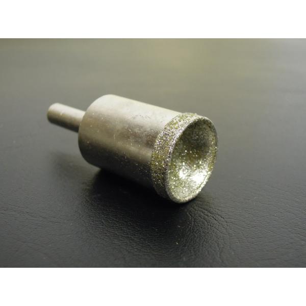 注意　輸送中の振動で金属の淵に凹みがある事があります、その点ご了承頂きご注文お願い致します。凹み傷などによる返品・返金・交換対応出来ません。サイズ軸径　6mm直径 約19mm長さ 約5cm2.35mm軸や3mm軸のカップ型より円に近い形をし...