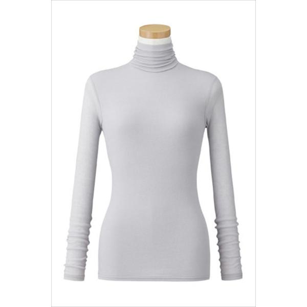 ●動きを演出できるルーズネックでスタイリッシュな印象に。●見た目より伸びがあり、窮屈感がありません。●身頃部分は透けにくい２枚仕立て、袖部分は重ね着のもたつきをなくす１重の仕様です。ジャケットのインナーなどにも最適です。●デリケートな素材を...