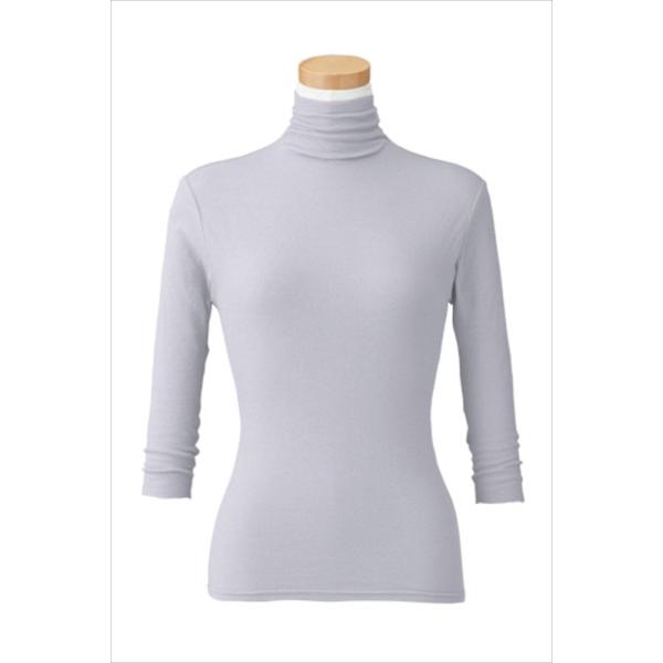 ●動きを演出できるルーズネックでスタイリッシュな印象に。●見た目より伸びがあり、窮屈感がありません。●身頃部分は透けにくい２枚仕立て、袖部分は重ね着のもたつきをなくす１重の仕様です。ジャケットのインナーなどにも最適です。●デリケートな素材を...