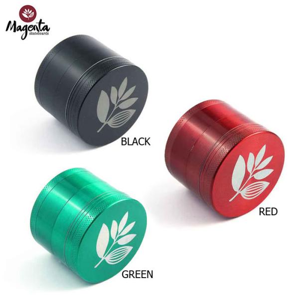 ■商品名　：GRINDER■通常価格：4,400円（税込）■サイズ　：横 約3.9cm 縦 約3.6cm■カラー　：BLACK / RED / GREEN■商品紹介：SOY PANDAY、VIVIEN FEIL、LEO VALLSらが201...