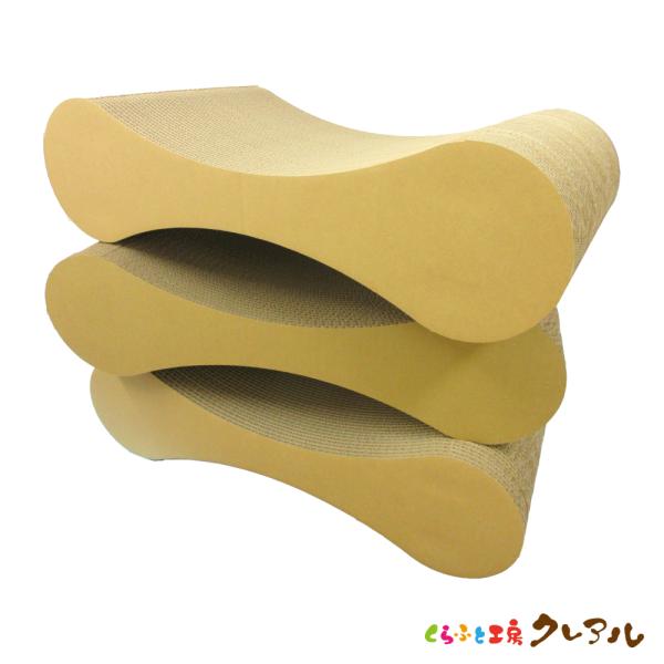 サイズ：横　約６０センチ　　縦　 約１６センチ（へこみ部分約６センチ）　奥行　約２９センチ重量：約2.4キロ材質：段ボール枕型で猫ちゃんもゆったりくつろげます。ひっくり返しても使えるので全面使用できます。 商品そのまま入っています。ご了承く...